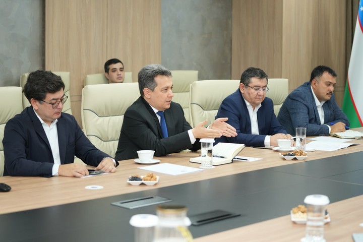 Министр цифровых технологий провел встречу с гендиректором «VEON Group»